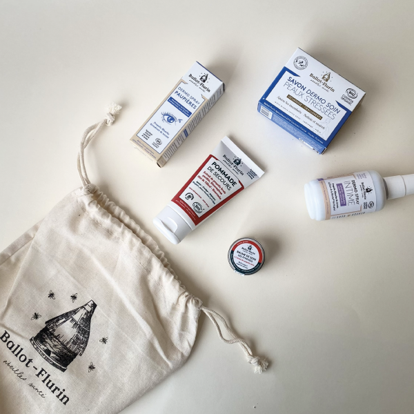 Vacation Pouch - 5 essential items to take with you